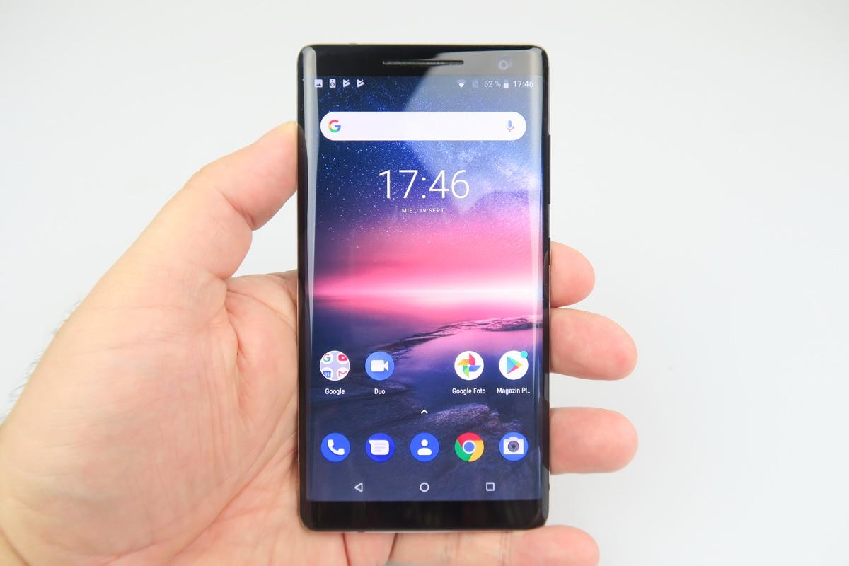 Nokia 8 Sirocco: Display P-OLED destul de viu colorat, dubios la ...