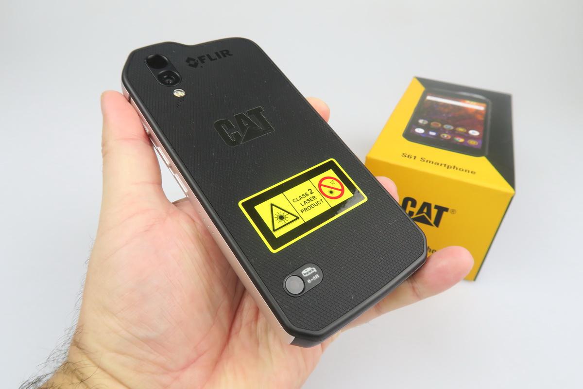 CAT S61 Unboxing: telefon robust cu cameră termică, "ruletă" laser şi ...