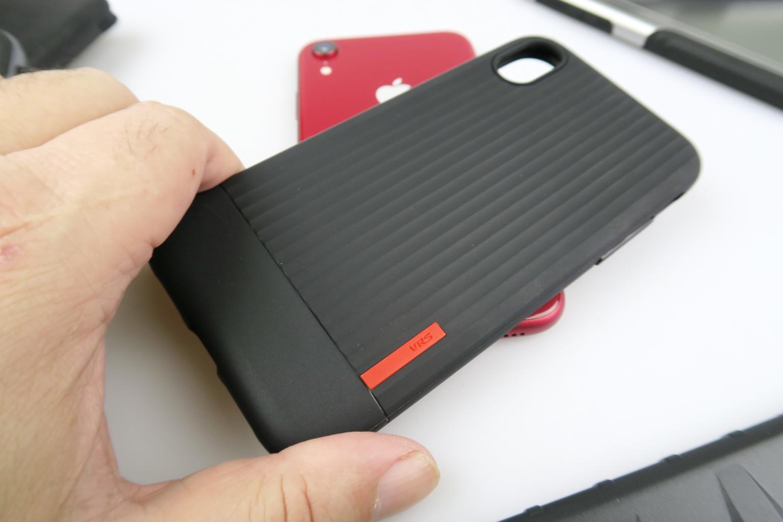 Prezentare huse iPhone XR + giveaway: accesorii Nillkin, UAG, Spigen ...