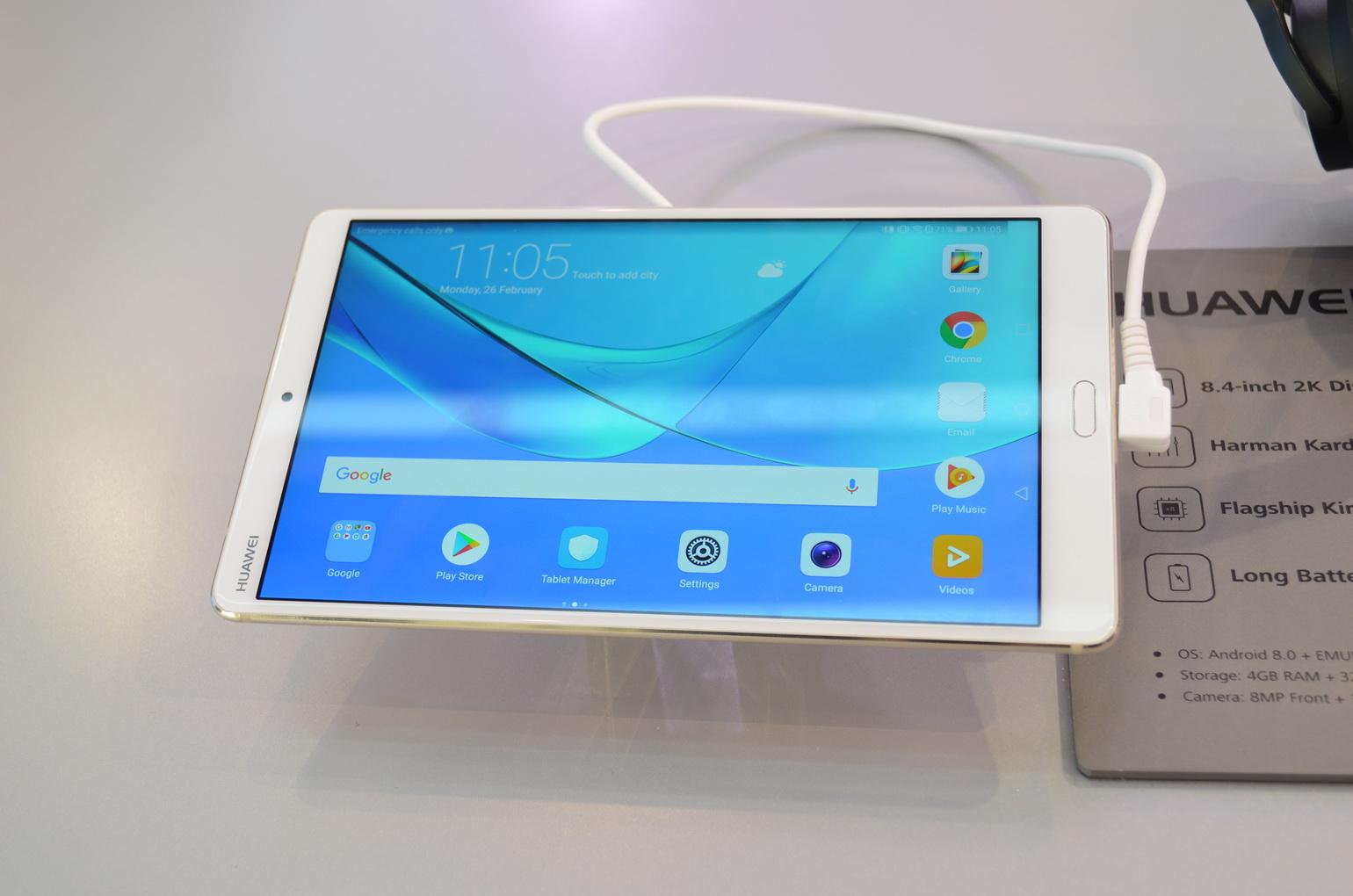 MWC 2018: Huawei MediaPad M5 8 hands-on review - tableta cu Oreo cu ...