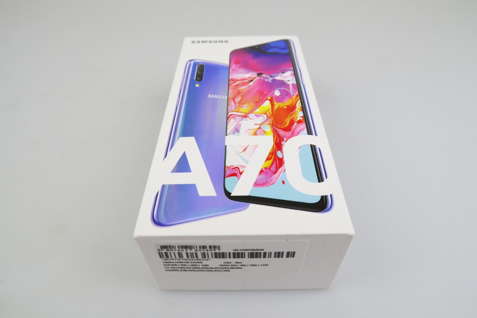 Samsung Galaxy A70 Unboxing: primele impresii despre un telefon cu ...
