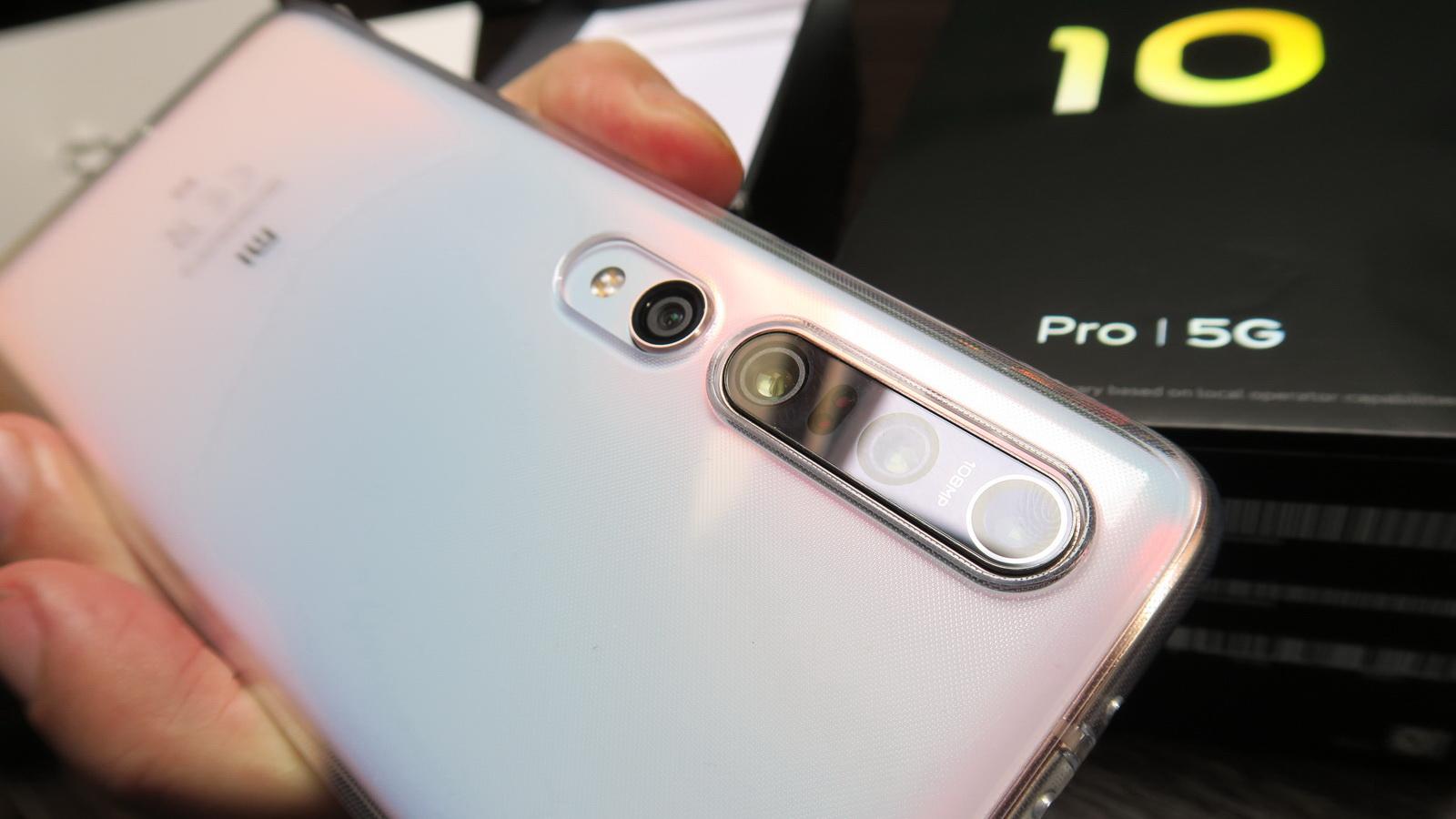 Xiaomi Mi 10 Pro 5G: Design de "argint viu", cu sticlă mată şi metal