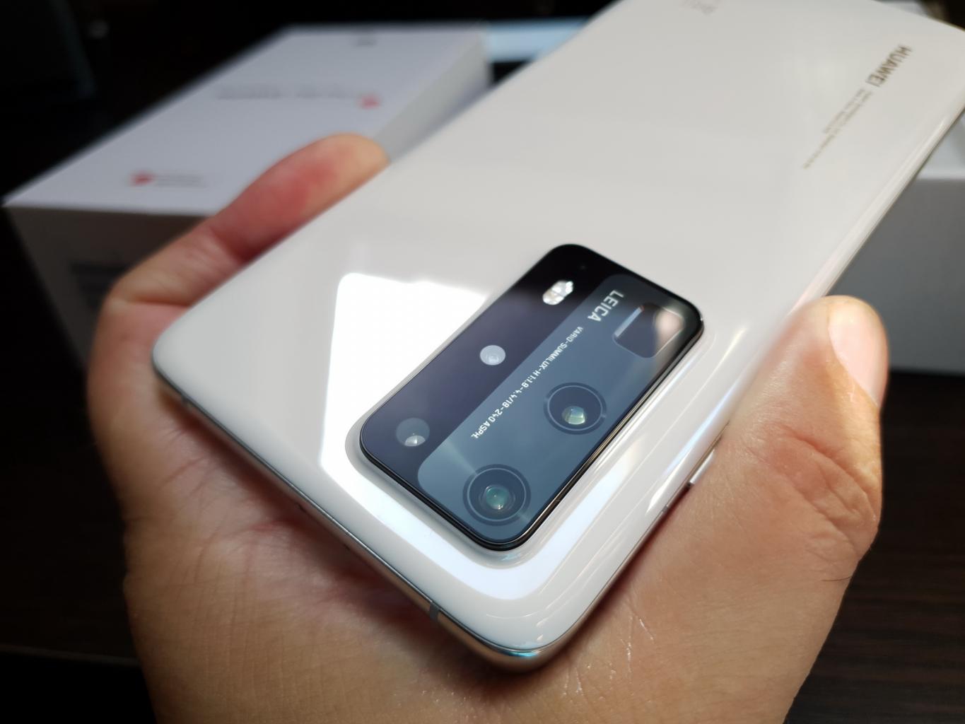Huawei P40 Pro+ Unboxing: primul telefon cu zoom optic 10X aduce un ...
