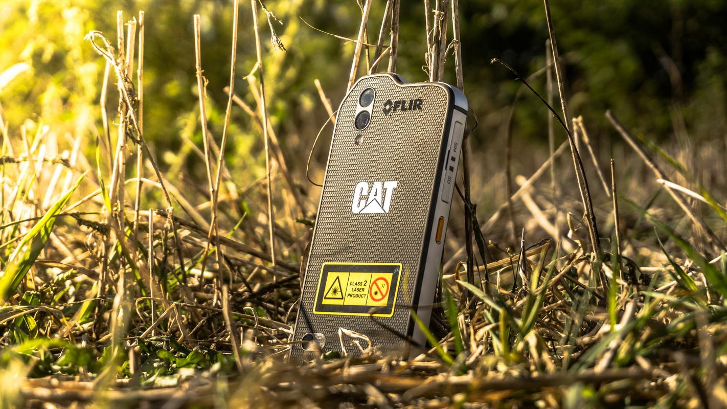 CAT S61: Design robust, ultra dur, masculin pe care l-am împins la ...