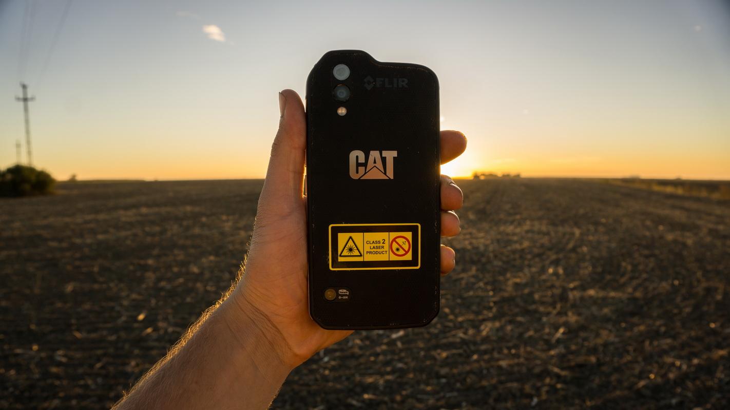 CAT S61: Design robust, ultra dur, masculin pe care l-am împins la ...